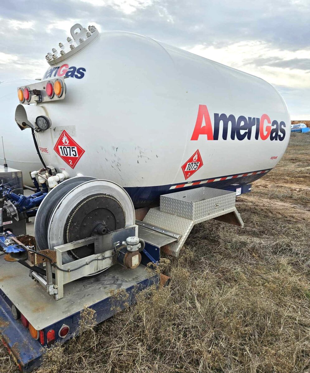 3received_1056001042179793 back side | Rebuilt Propane Tanks | BLT Tanks