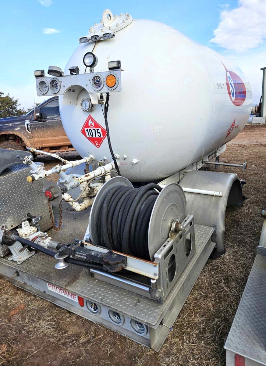 Bobtail Tanks w/Truck Bed | Rebuilt Propane Tanks | BLT Tanks