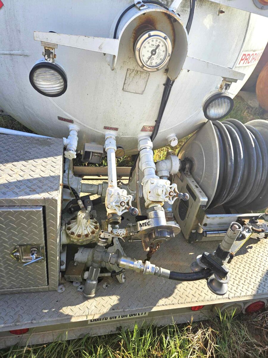 Bobtail Tanks w/Truck Bed | Rebuilt Propane Tanks | BLT Tanks